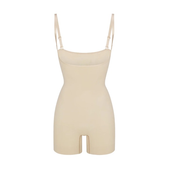 SKIMS | Intimates & Sleepwear | Skims Seamless Sculpt Open Bust ...